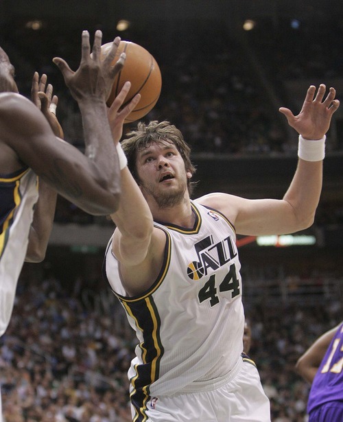 Fractured thumb ends Fesenko's season, perhaps his Jazz career - The ...