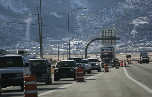 I-80 traffic flowing again following semi crash - The Salt Lake Tribune