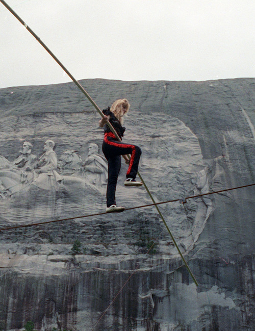 Wallenda's Niagara Falls tightrope walk both dicey and pricey - The ...