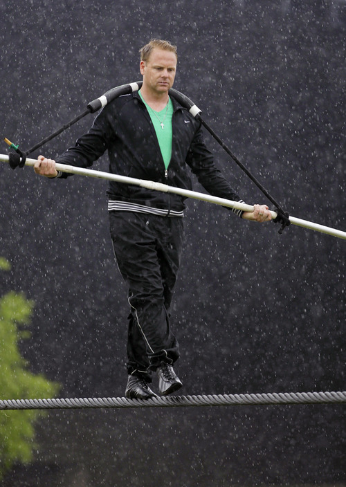 Wallenda's Niagara Falls tightrope walk both dicey and pricey - The ...