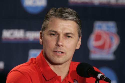 USU basketball: UC Davis coach Les a big fan of Morrill, Utah State ...
