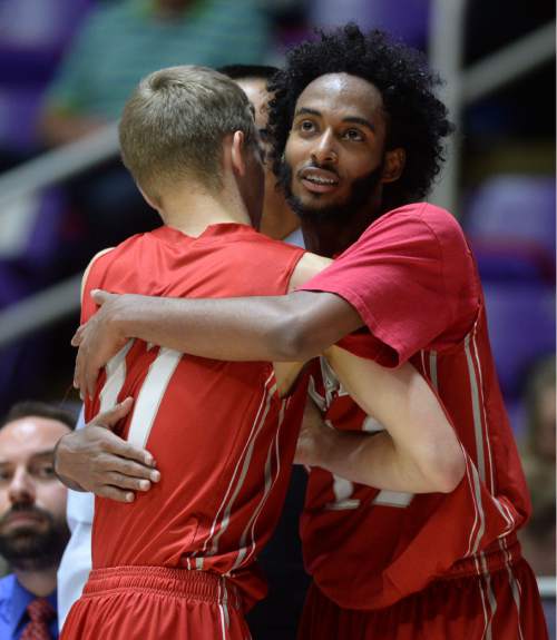 5A boys' basketball: Jesse Wade gets rolling as Davis crushes Granger ...