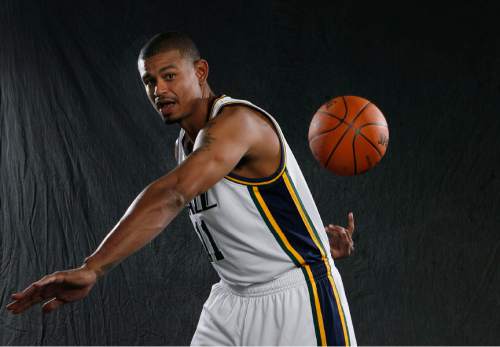 Ex-Utah Jazz guard Earl Watson brings steady presence to imploding Suns ...