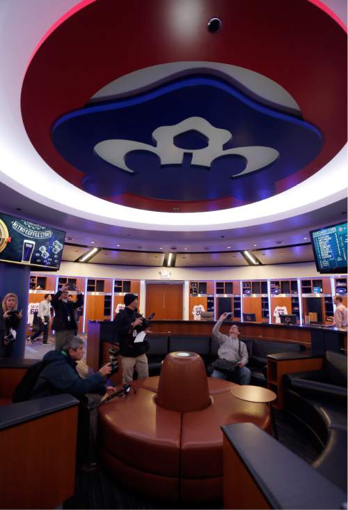 Baseball: Beneath the ground, Cubs' new clubhouse sparkles - The Salt ...