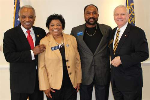 In rare bipartisan gesture, House Democrat donates to Republican Mia ...