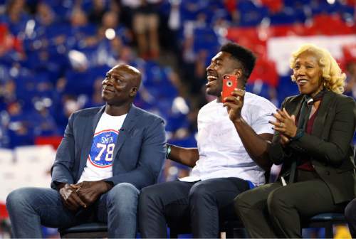 NFL: Buffalo Bills retire Bruce Smith's No. 78 - The Salt Lake Tribune