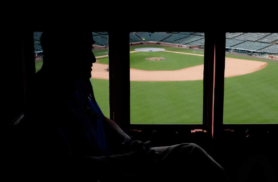 MLB: Retiring Wrigley Field scoreboard operator has seen it all - The ...