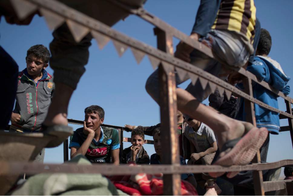 Heavy fighting as Iraqi troops drive deeper into Mosul - The Salt Lake ...