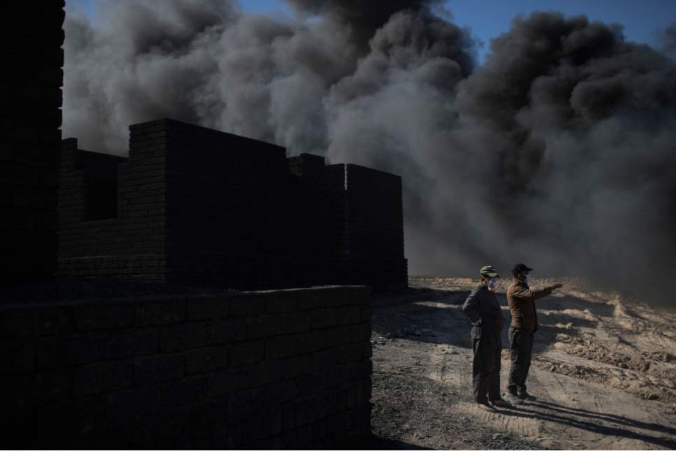 Most oil-well fires lit by Islamic State put out - The Salt Lake Tribune