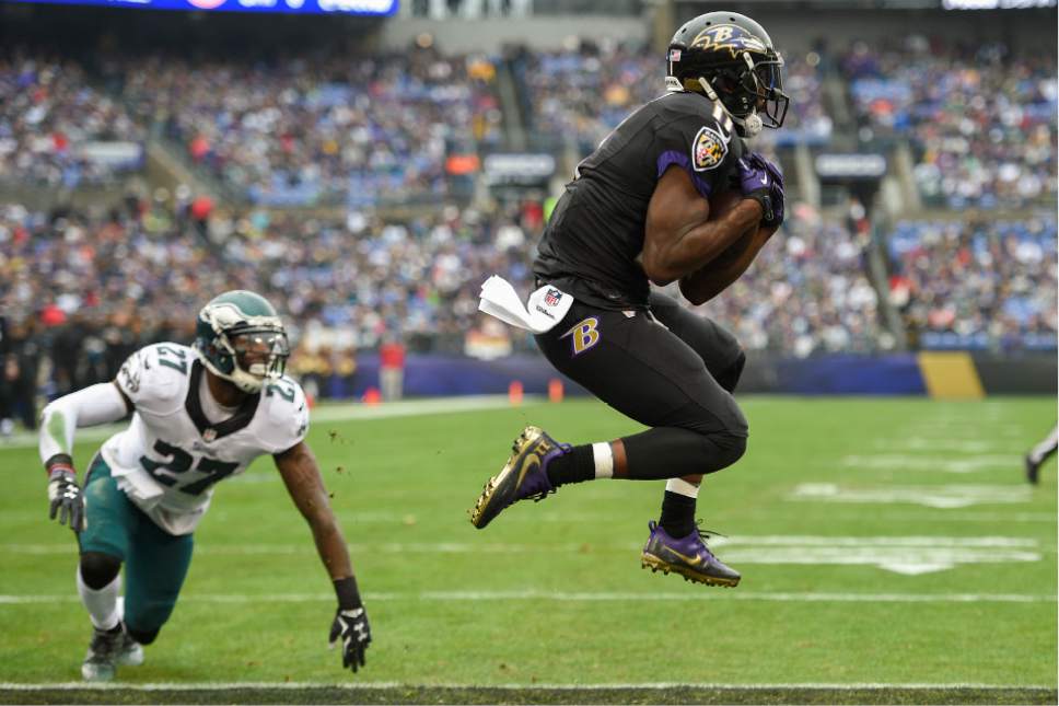 NFL: Ravens hold on at end to squeeze past Eagles 27-26 - The Salt Lake ...