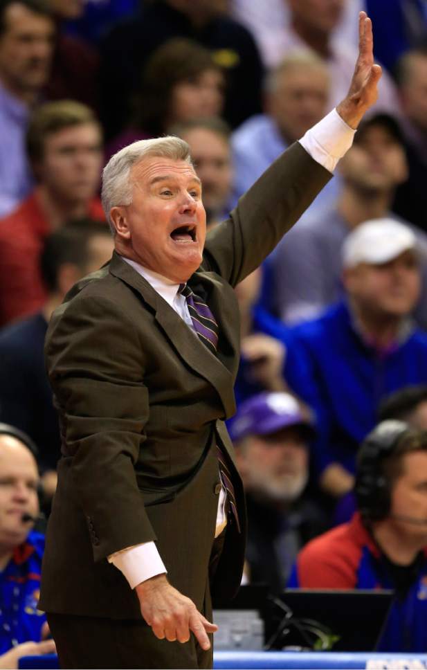 College basketball: No. 3 Kansas beats K-State at buzzer, 90-88 - The ...