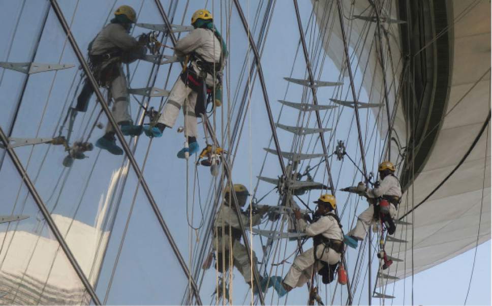 Migrant workers exploited in Arab Gulf - The Salt Lake Tribune