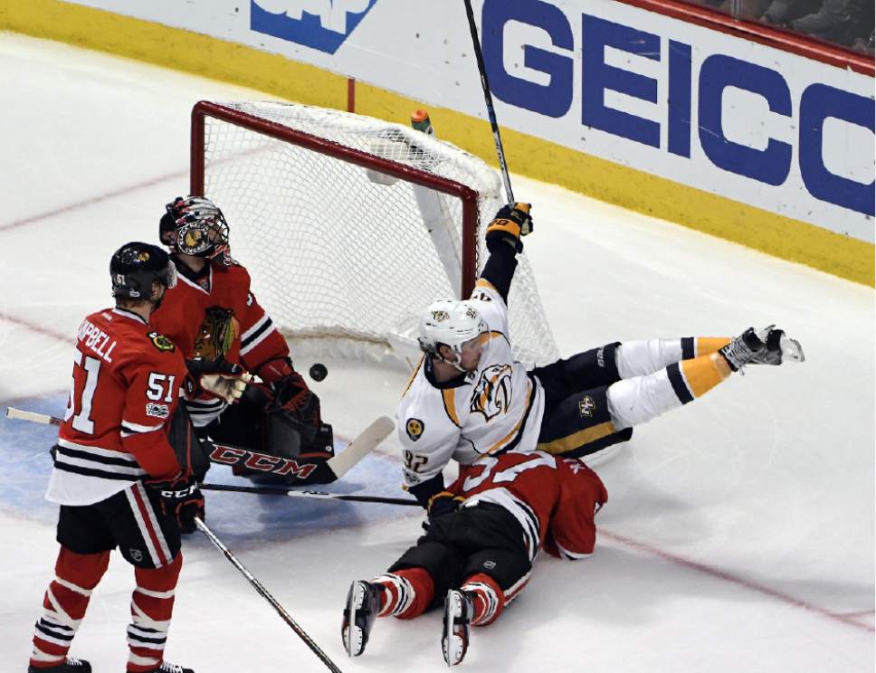 NHL playoffs: Nashville Predators rout Chicago Blackhawks 5-0 for 2-0 ...