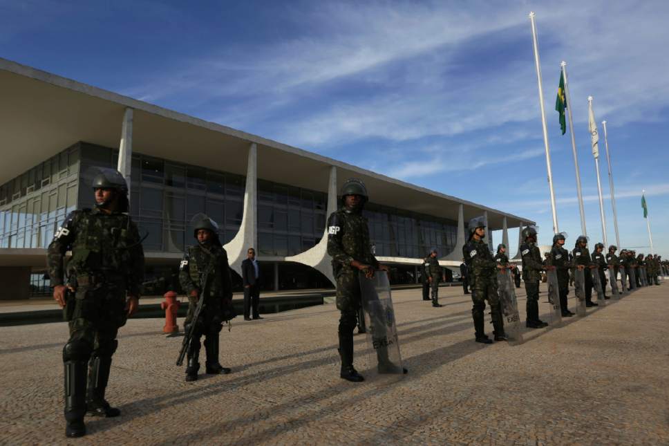 Transportation strike brings much of Brazil to halt - The Salt Lake Tribune