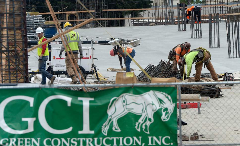 Utah's construction workers are seeing the best job market in a decade ...