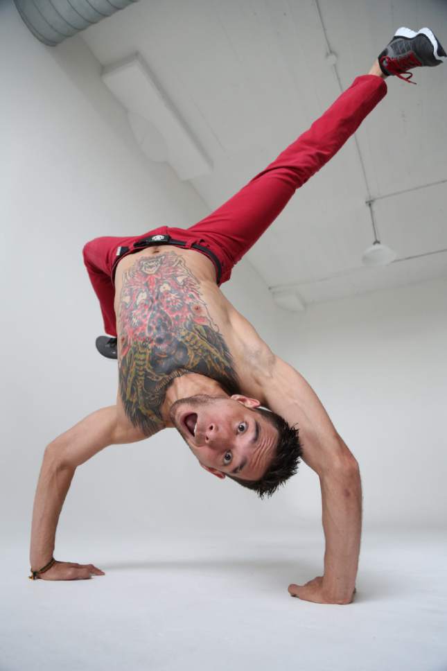 Utah hip hop dance group BBoy Federation performs "They Reminisce" at ...